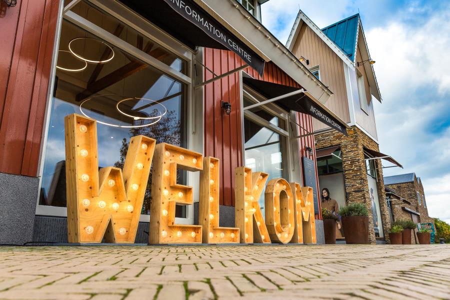 Batavia Stad Fashion Outlet - Experience The Netherlands - Rien van den ...